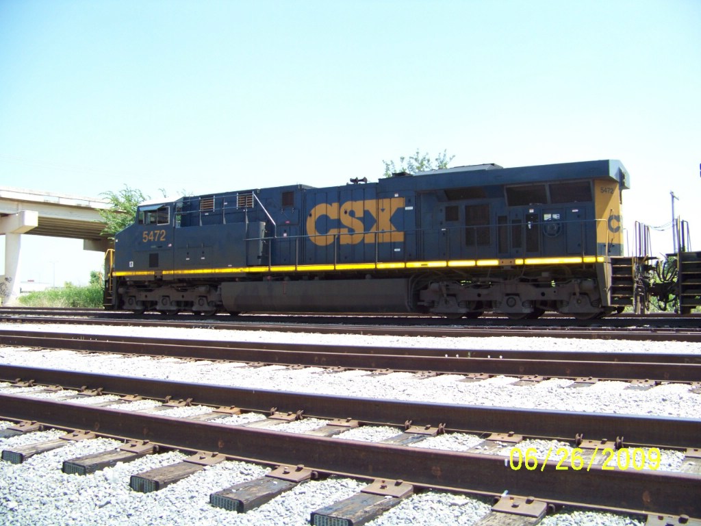 CSXT ES44DC 5472